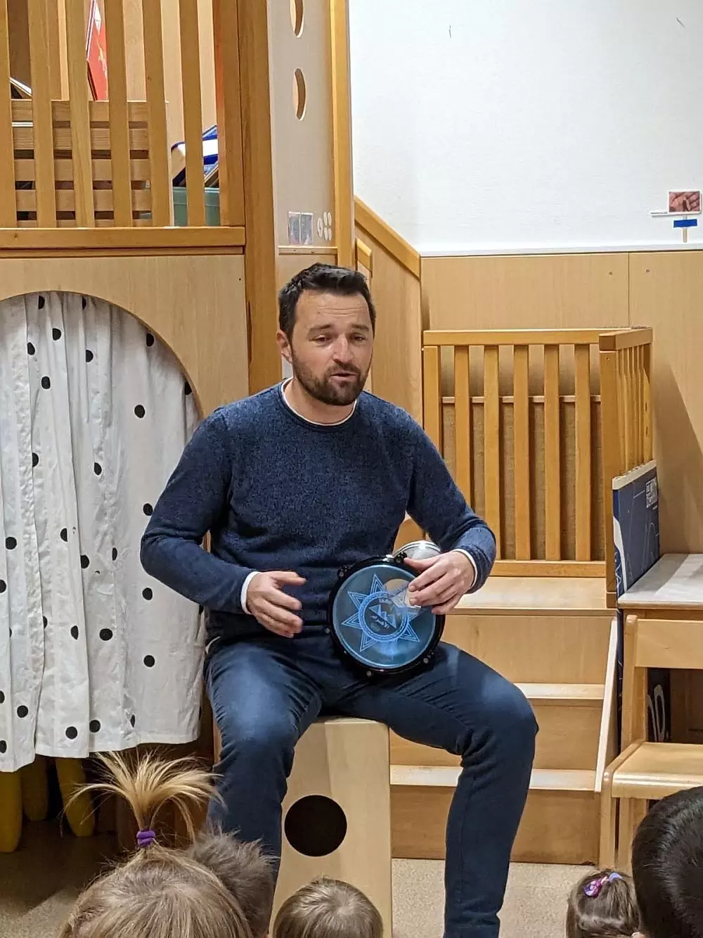 Glasbena delavnica z bobni | Vrtec Vodmat - Radi vedno radovedni