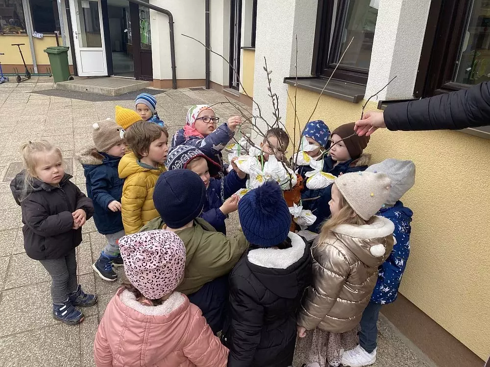 Gregorjevo in pogostitev na sladkem bazarju | Vrtec Vodmat - Radi vedno ...