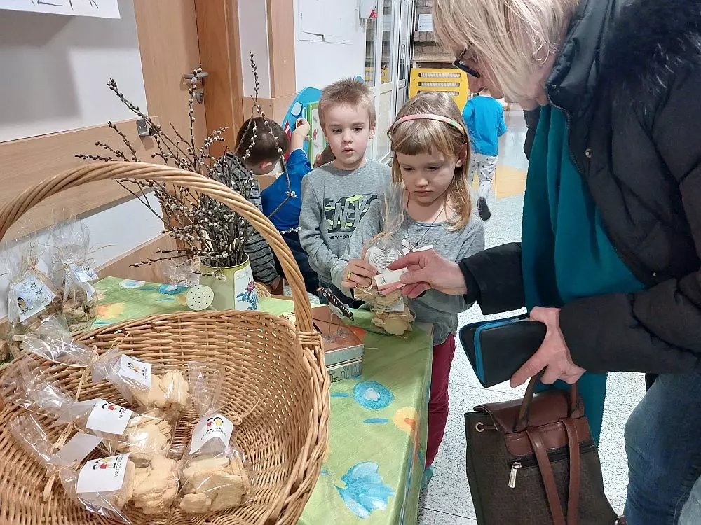 Zmaga svetlobe nad temo | Vrtec Vodmat - Radi vedno radovedni