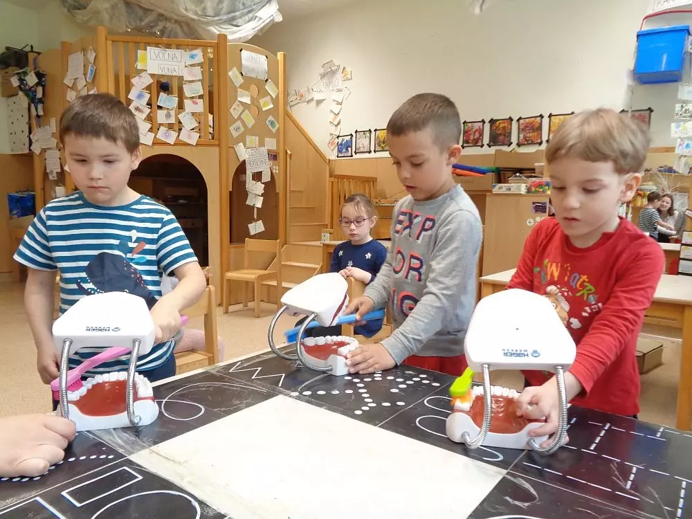 Zdravi zobje v zdravem vrtcu | Vrtec Vodmat - Radi vedno radovedni